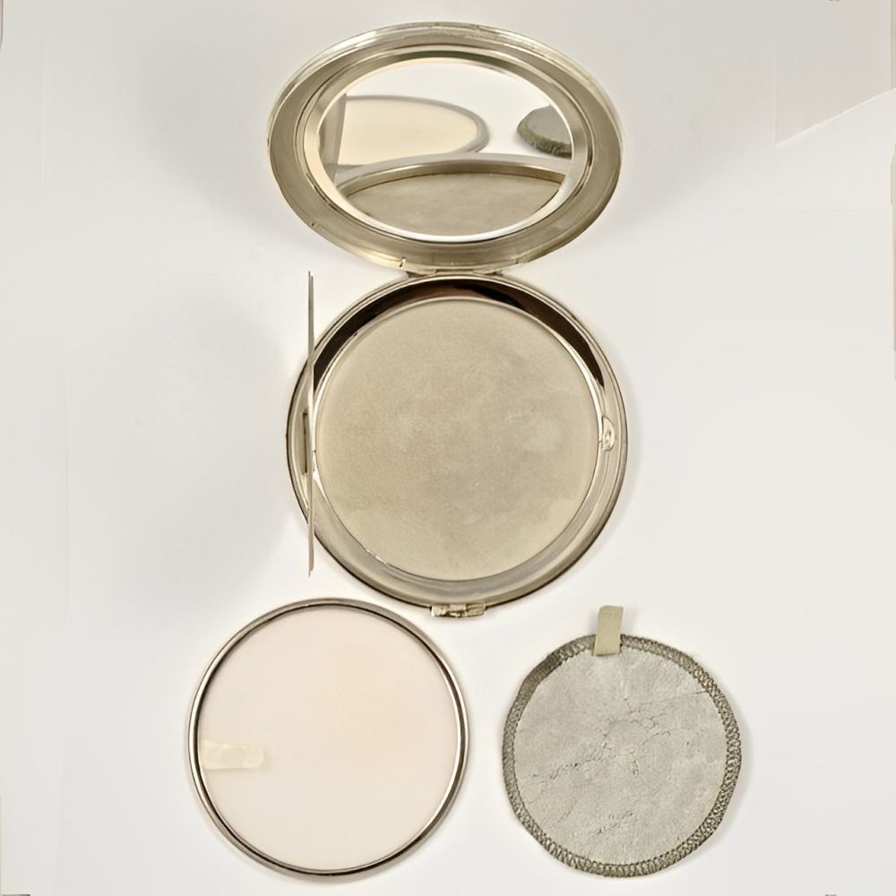 West Germany Sterling Silver Powder Compact circa 1950s | Arabella Bianco