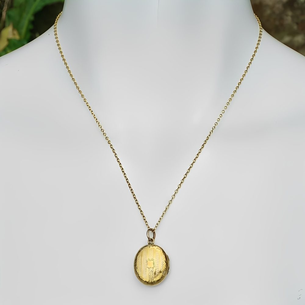 Gold Filled Chain and Locket Necklace circa 1920s | Arabella Bianco